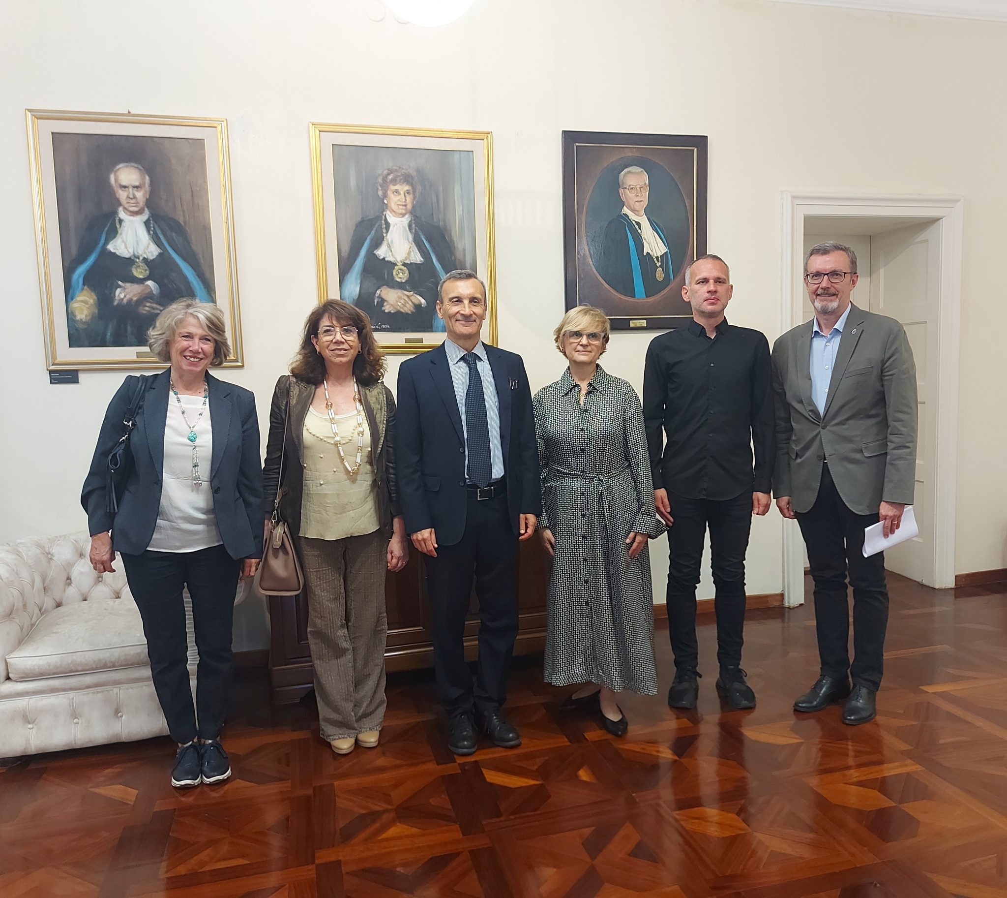 SURADNJA: Veleposlanik Paolo Trichilo posjetio riječko Sveučilište ...